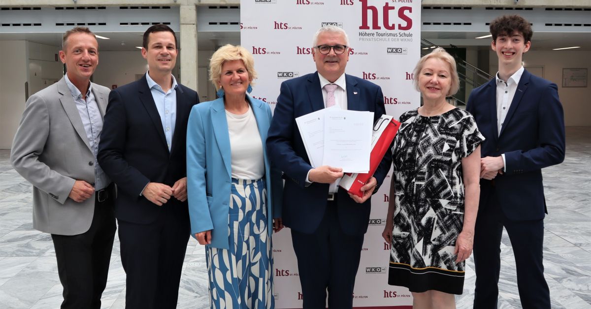 Ehrung Johann Habegger - Höhere Tourismusschule St. Pölten